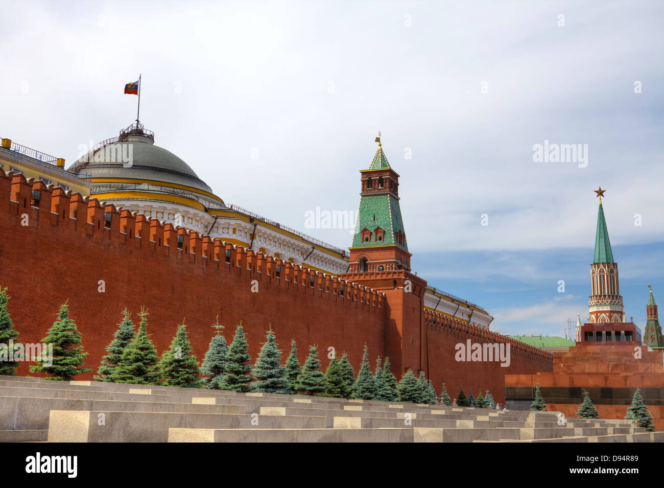 Historic wall of Moscow Kremlin overlooking Red Square Stock Photo - Alamy