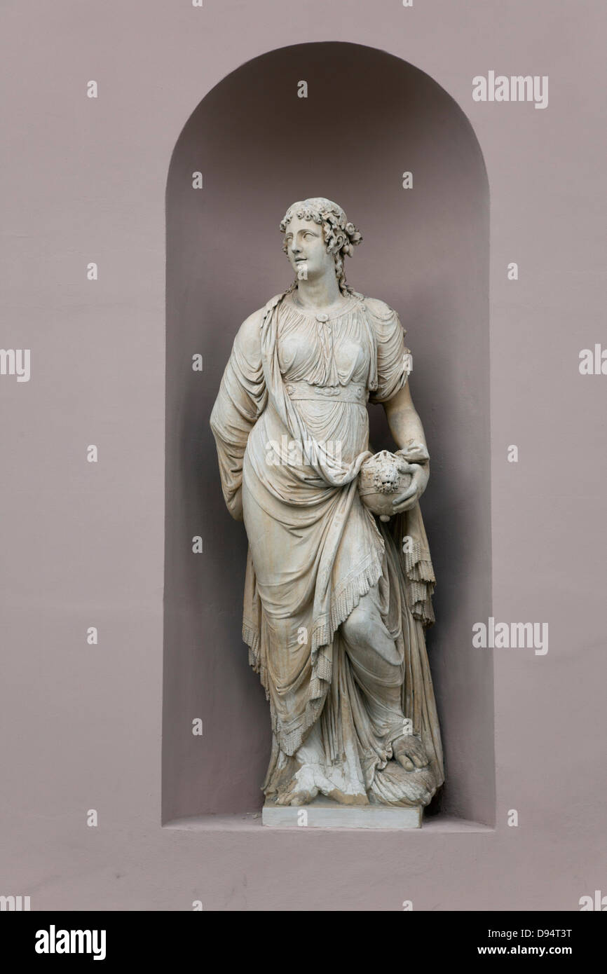 Venerable facade hi-res stock photography and images - Alamy