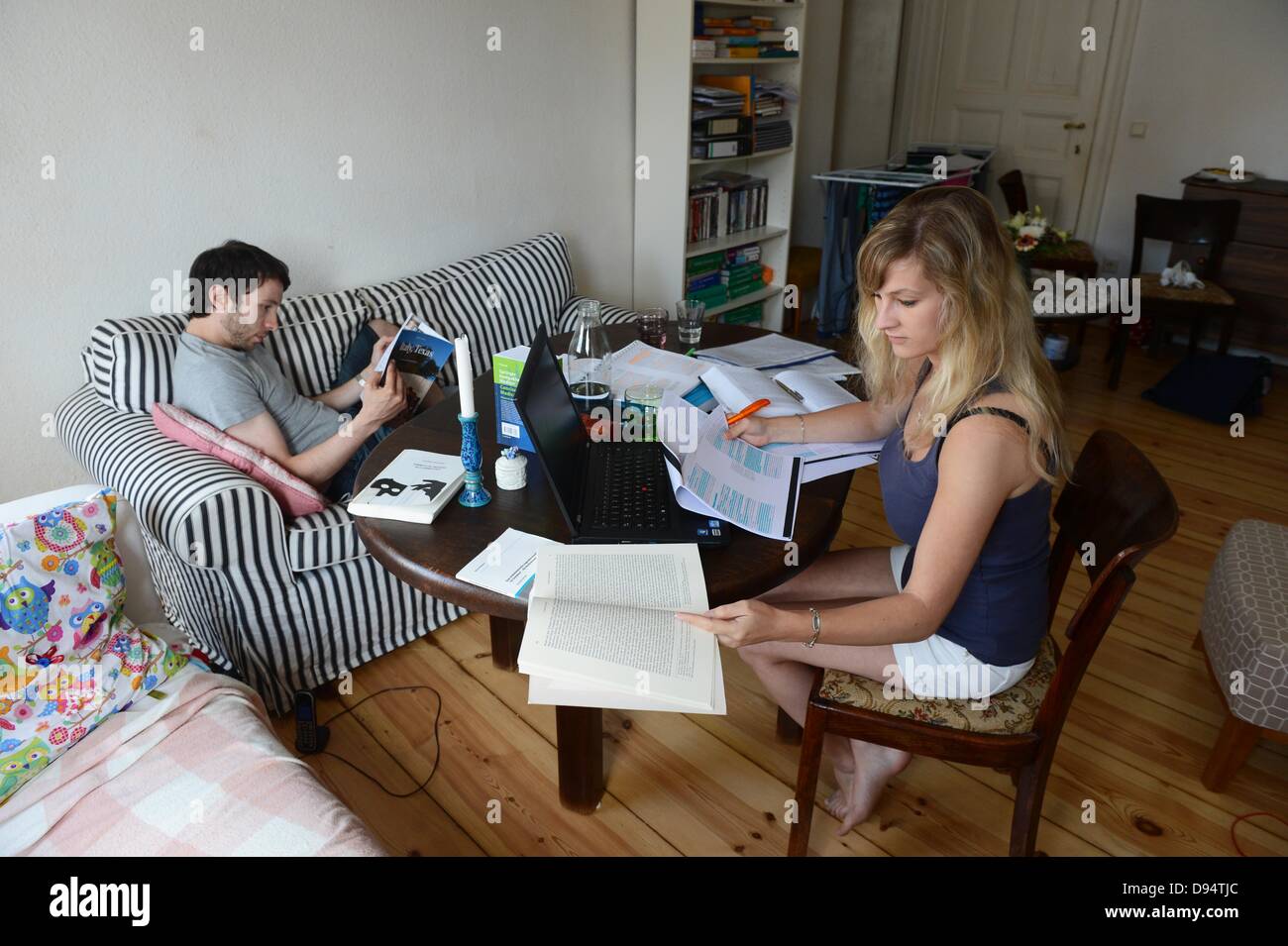 Flatmate hi-res stock photography and images - Alamy