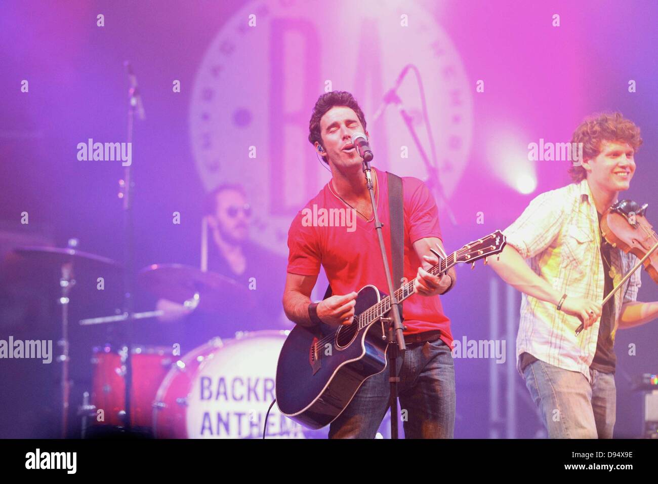 Jun 7, 2013: Craig Strickland lead singer for Backroad Anthem and ...