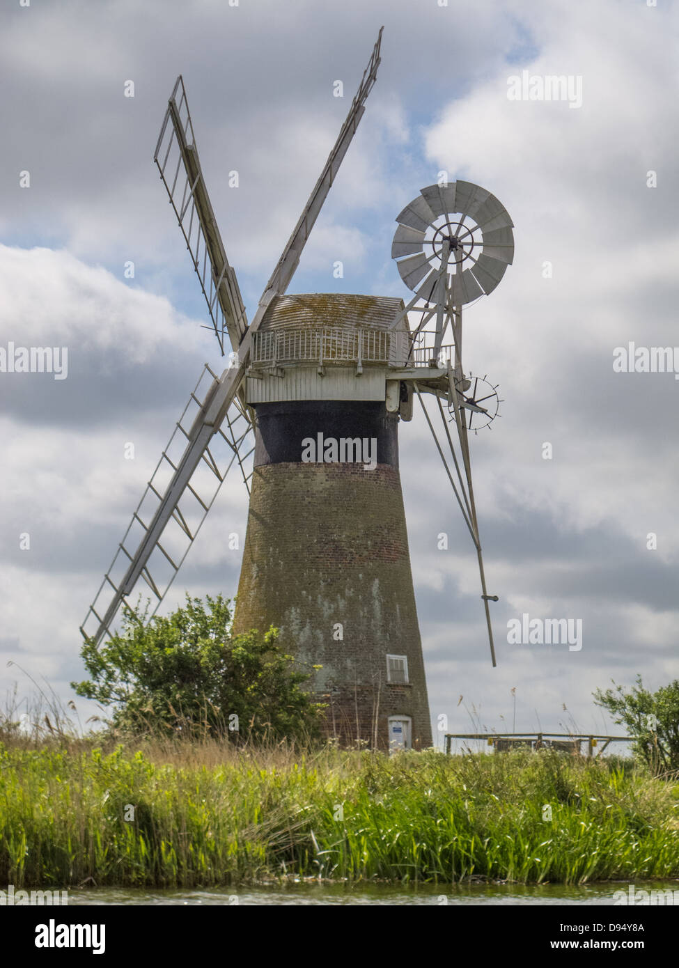 Windmill on the Norfolk Broads Stock Photo - Alamy