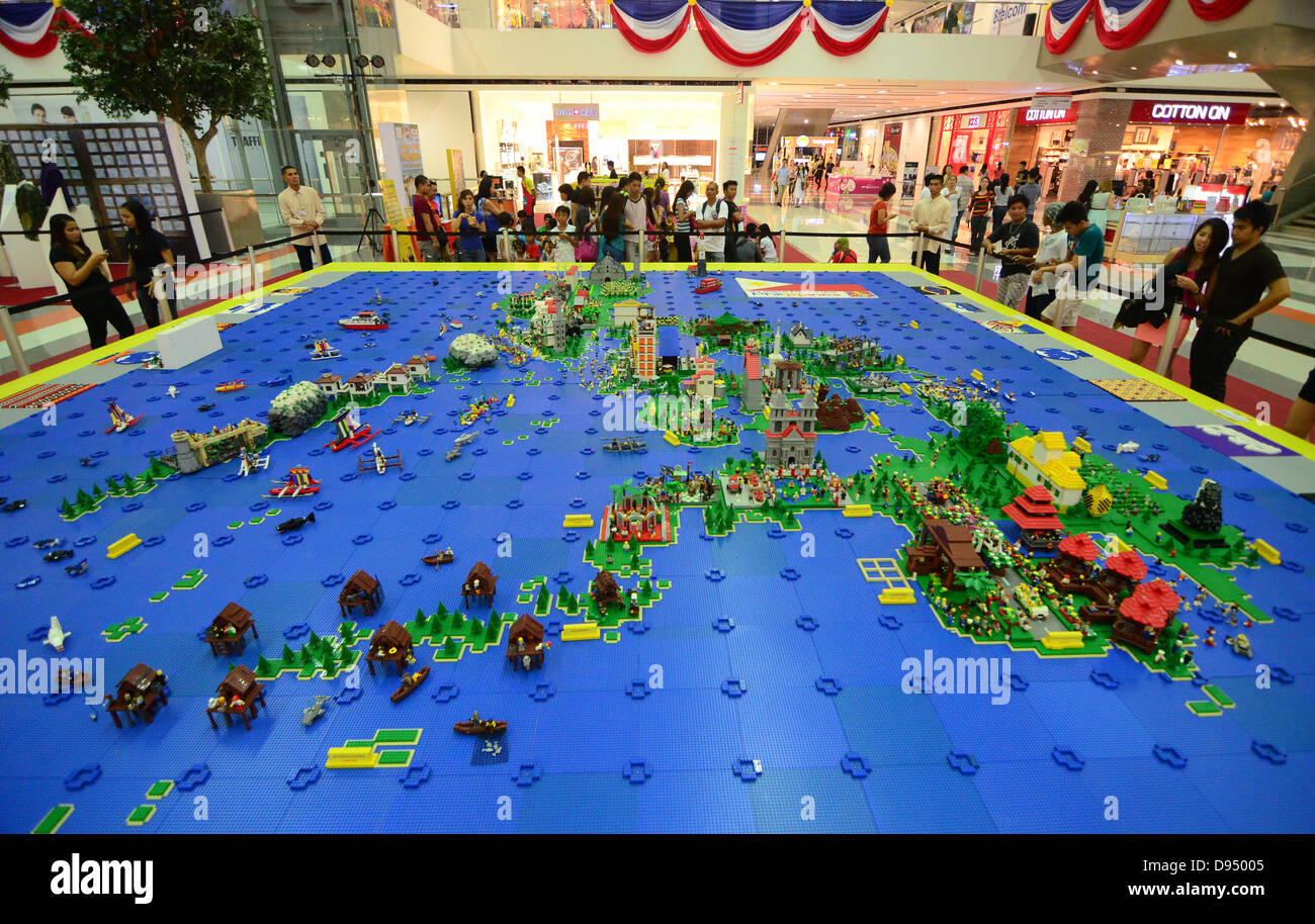 Davao City, Philippines. 11th June 2013. Philippine map and landmarks ...