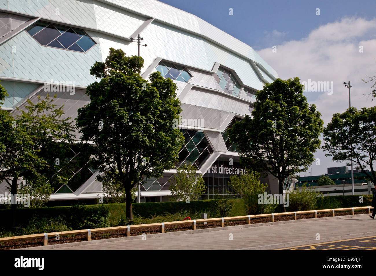 First direct arena leeds exterior hi-res stock photography and images ...
