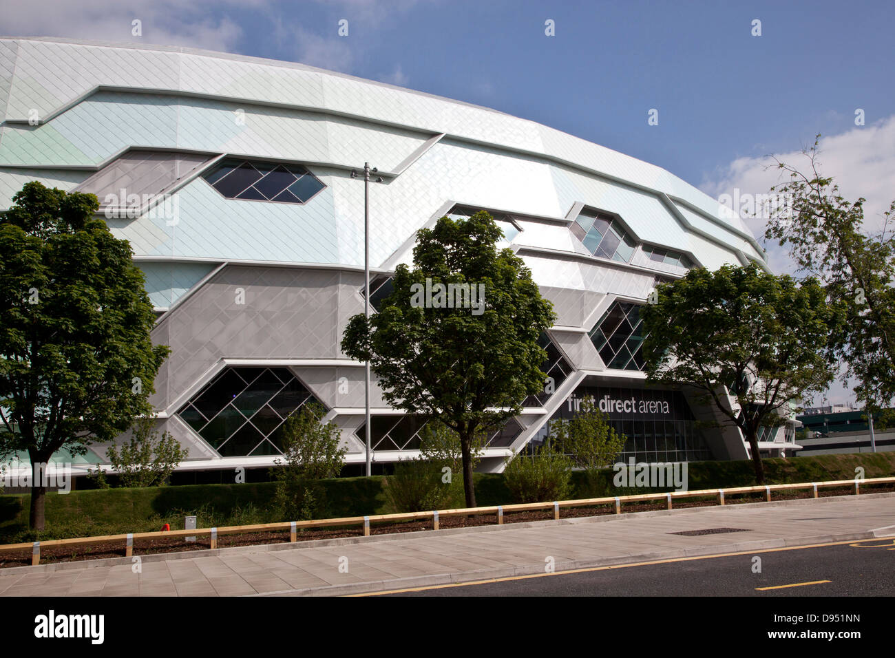 First direct arena leeds exterior hi-res stock photography and images ...