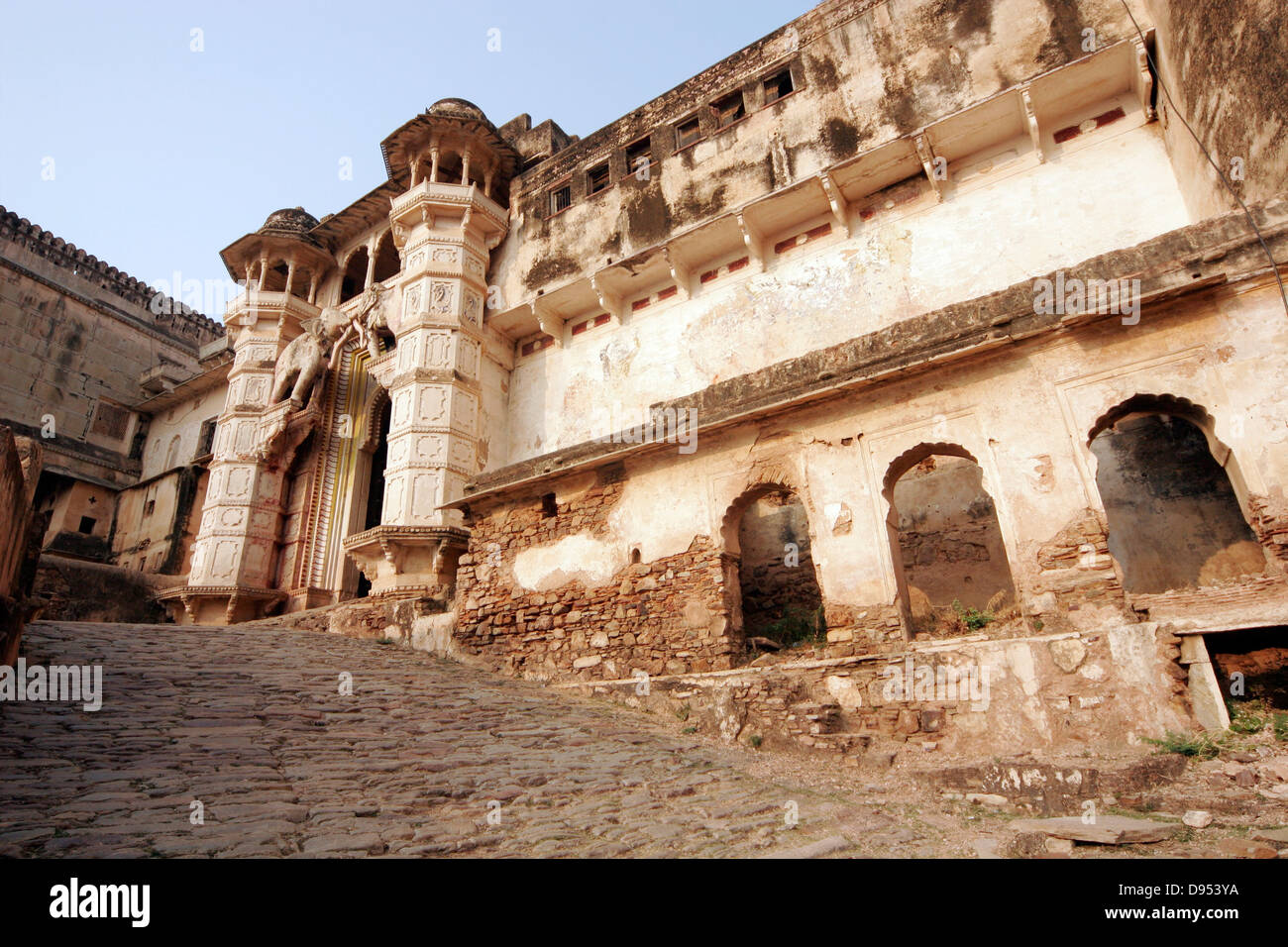 Rajasthani gate hi-res stock photography and images - Alamy