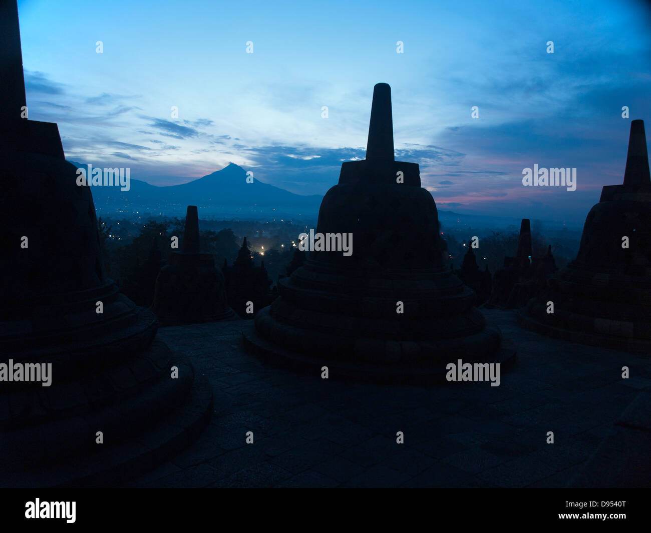Sunrise at Borobudur temple Stock Photo - Alamy