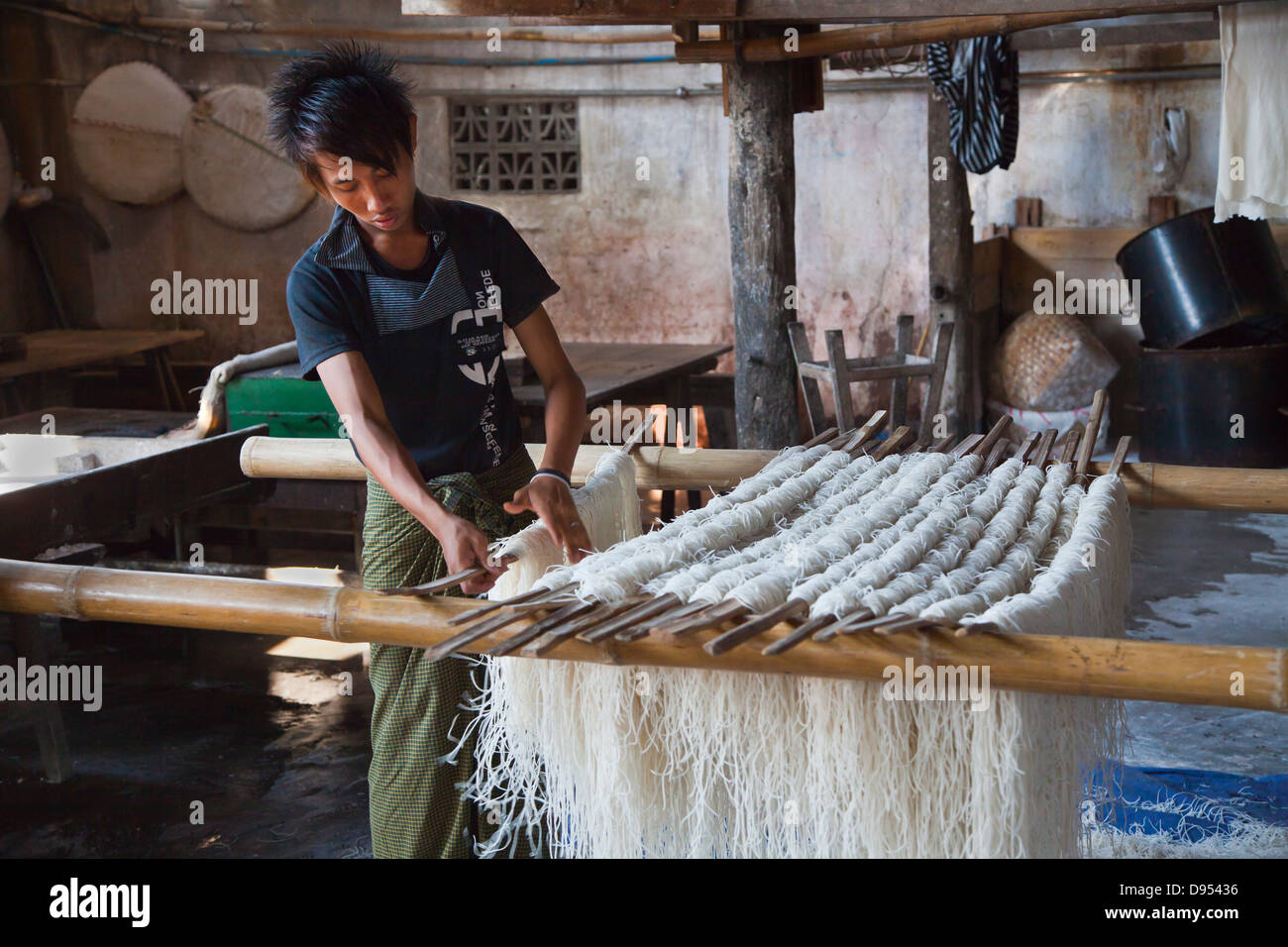 A RICE NOODLE FACTORY - HSIPAW, MYANMAR Stock Photo - Alamy