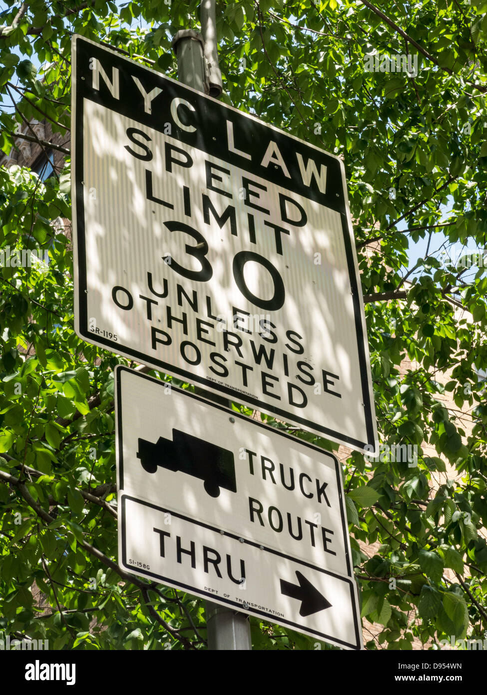 New York City Speed Limit Sign Stock Photo - Alamy