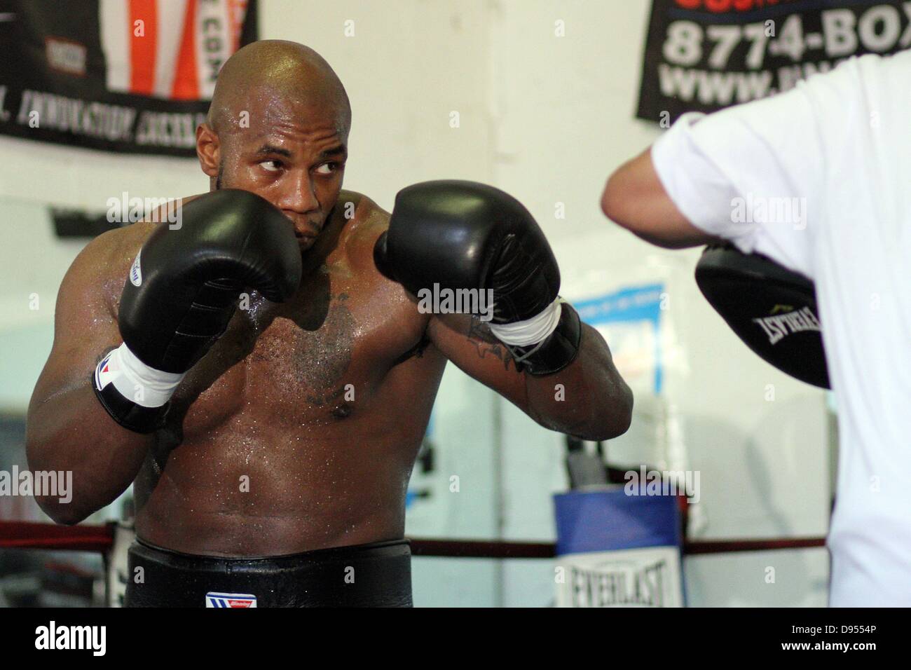 Team boxing hi-res stock photography and images - Alamy