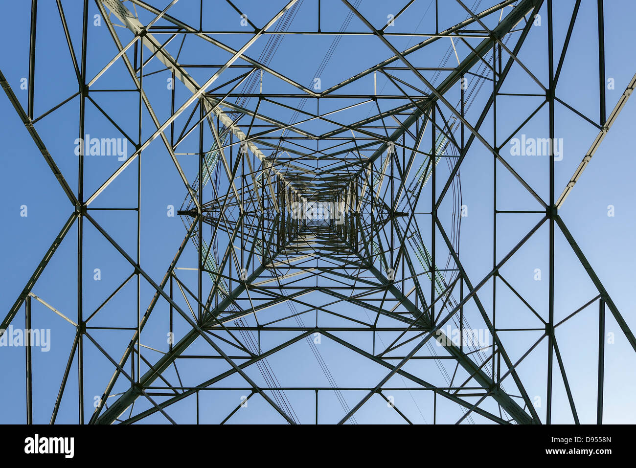 Metal pylon hi-res stock photography and images - Alamy