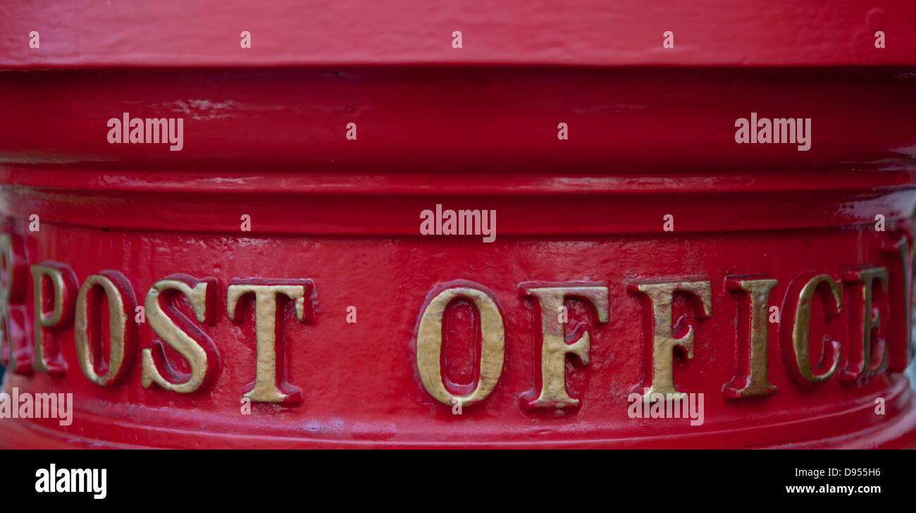 Old English Post Box High Resolution Stock Photography and Images - Alamy