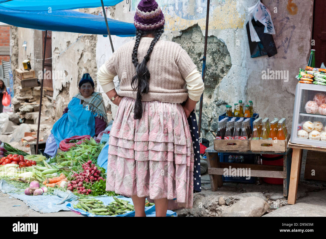 Vendor, Produce based Rodriguez market, La Paz, Bolivia Stock Photo - Alamy