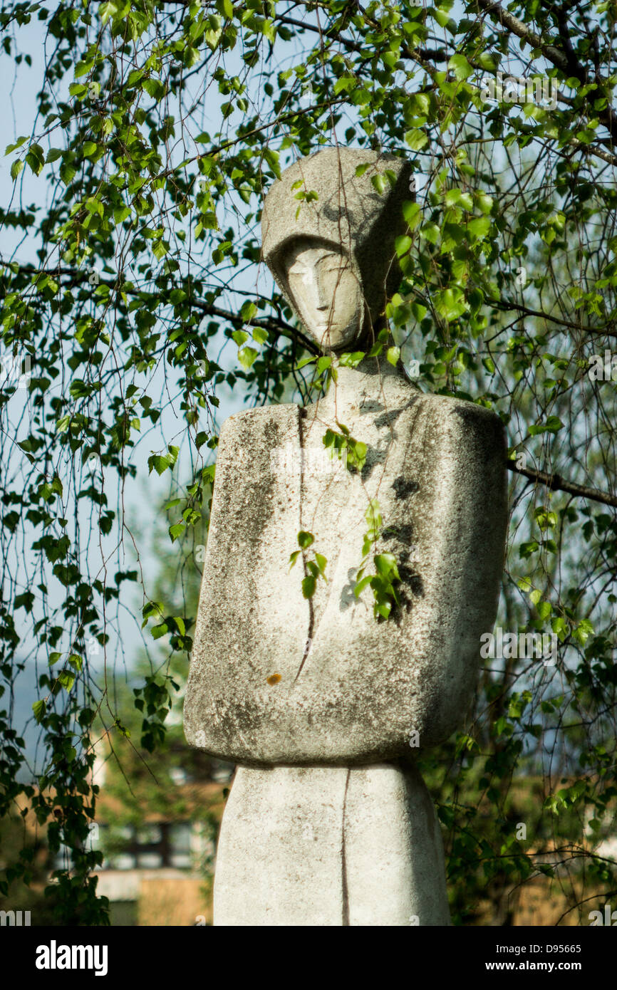 Stone statue of woman Stock Photo - Alamy