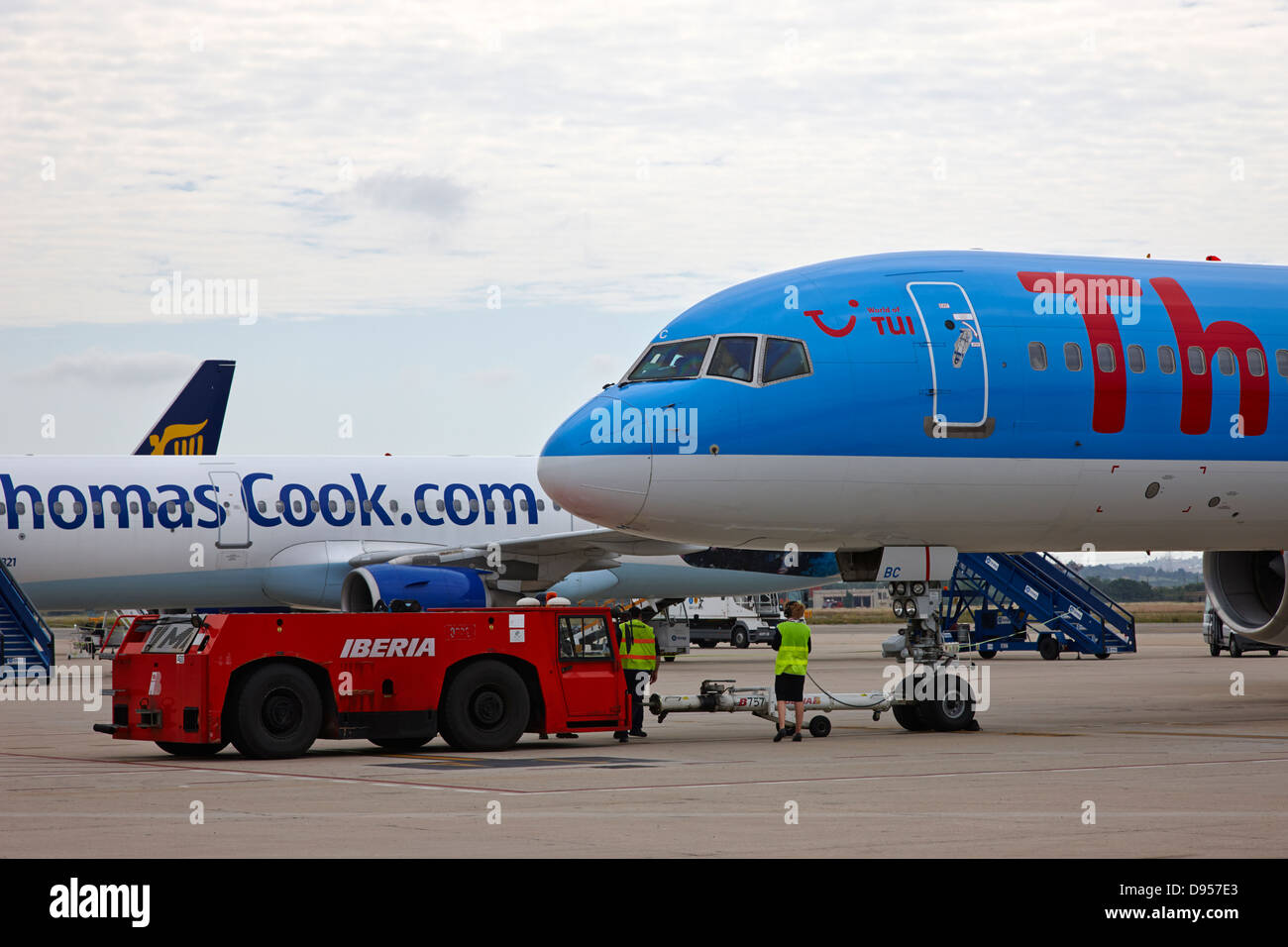 Tui flight crew hi-res stock photography and images - Alamy