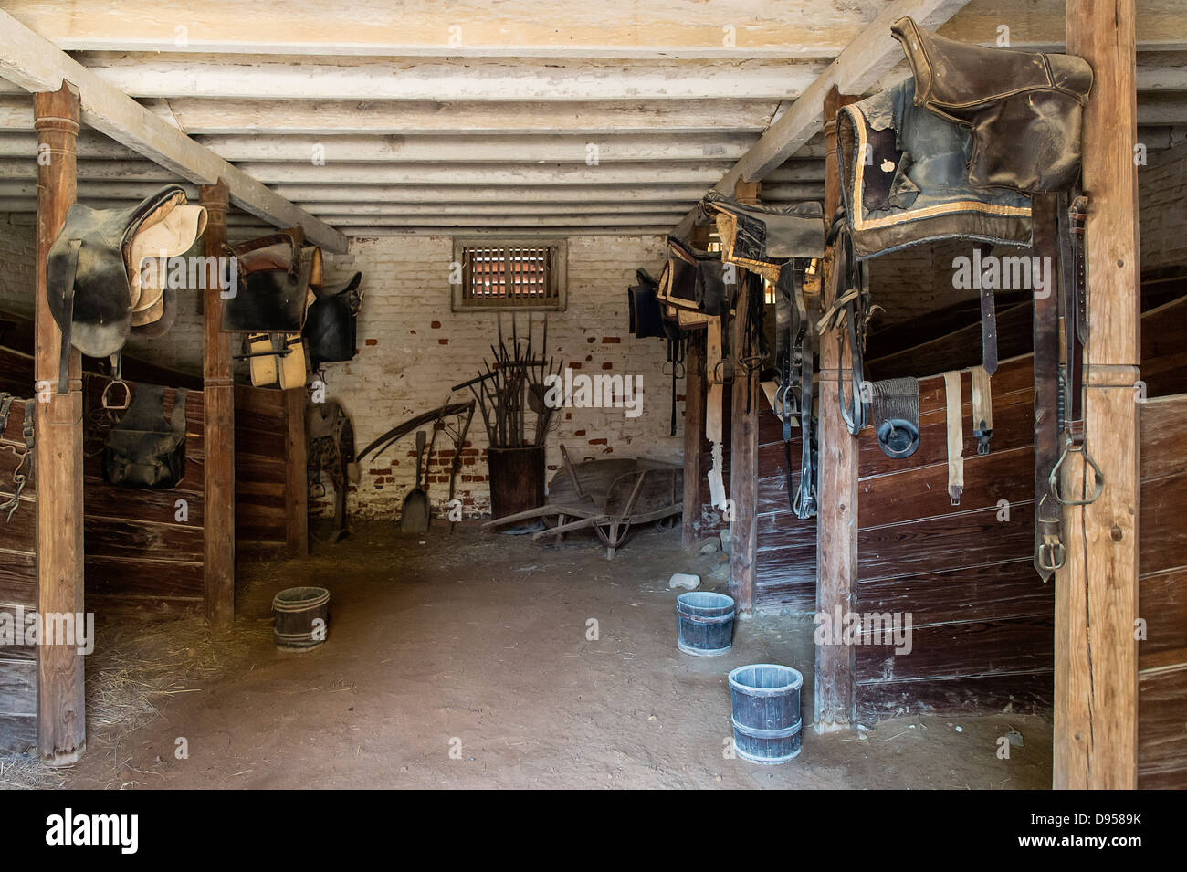 Virginia colonial stables hi-res stock photography and images - Alamy