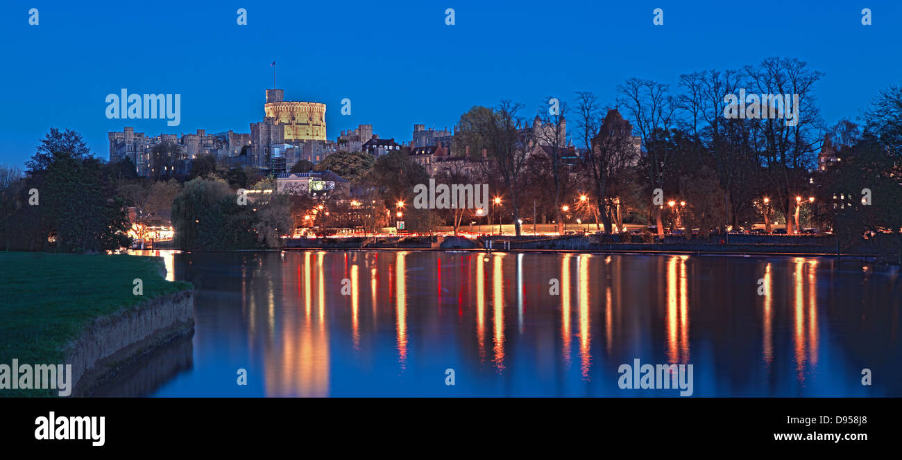 Windsor castle Thames river at dusk, Windsor Stock Photo - Alamy