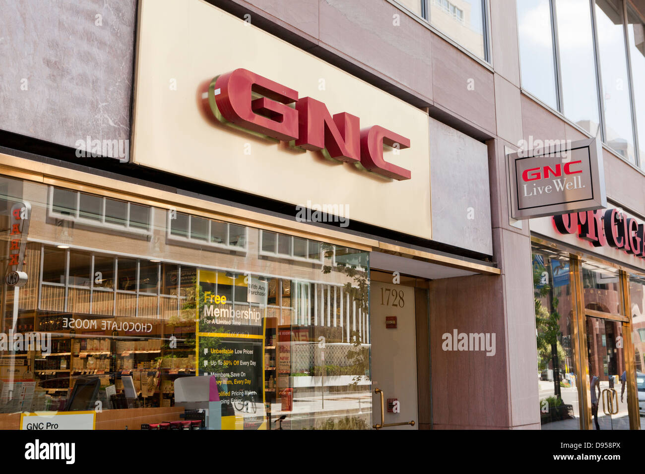 GNC storefront - USA Stock Photo - Alamy