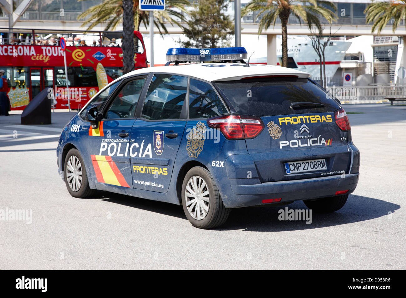 policia fronteras border police patrolling port of barcelona catalonia ...