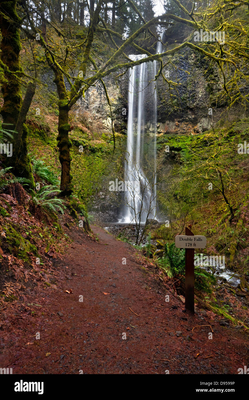 Cascade foothills hi-res stock photography and images - Alamy