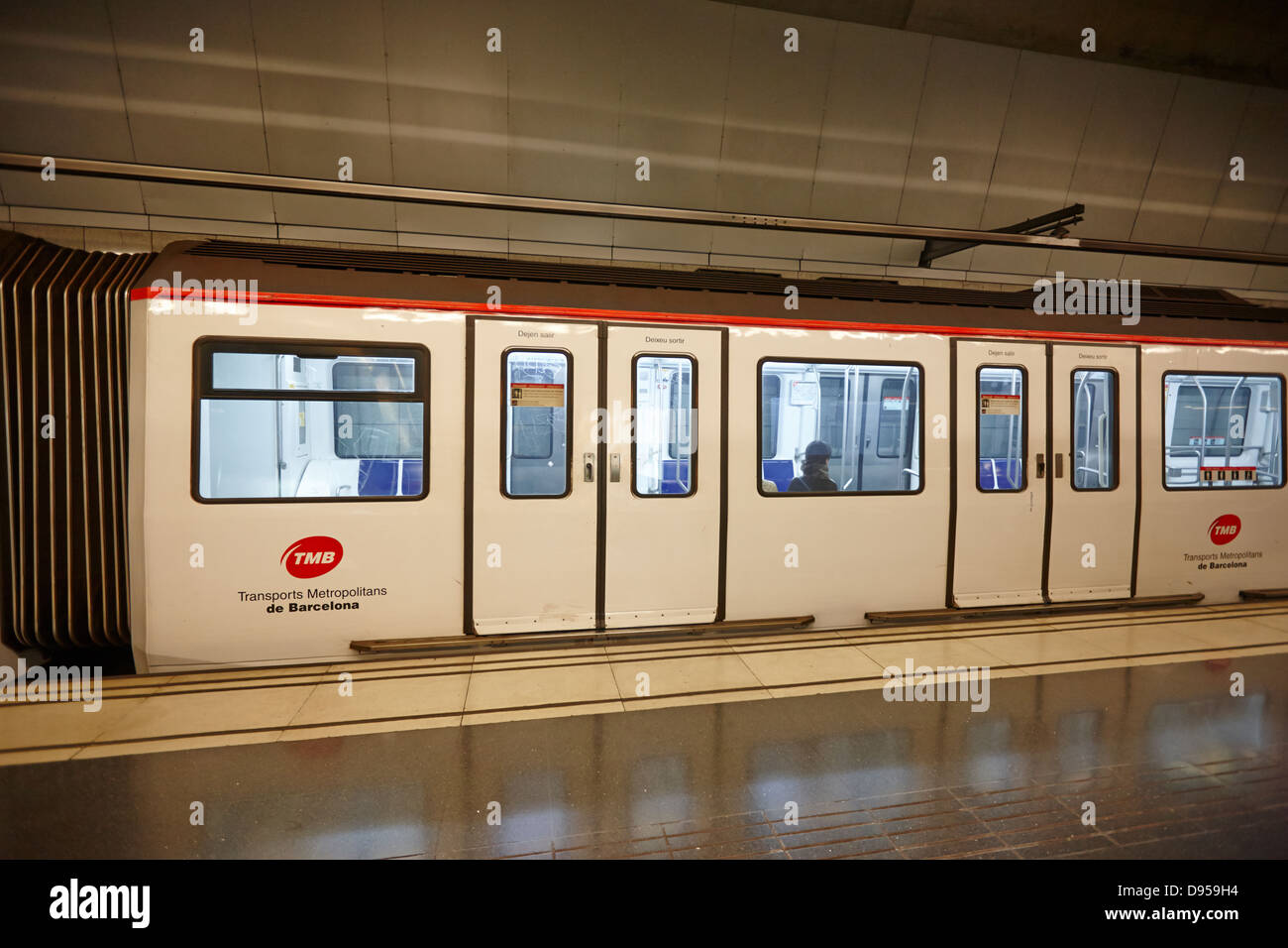 barcelona metro train at station platform catalonia spain Stock Photo ...