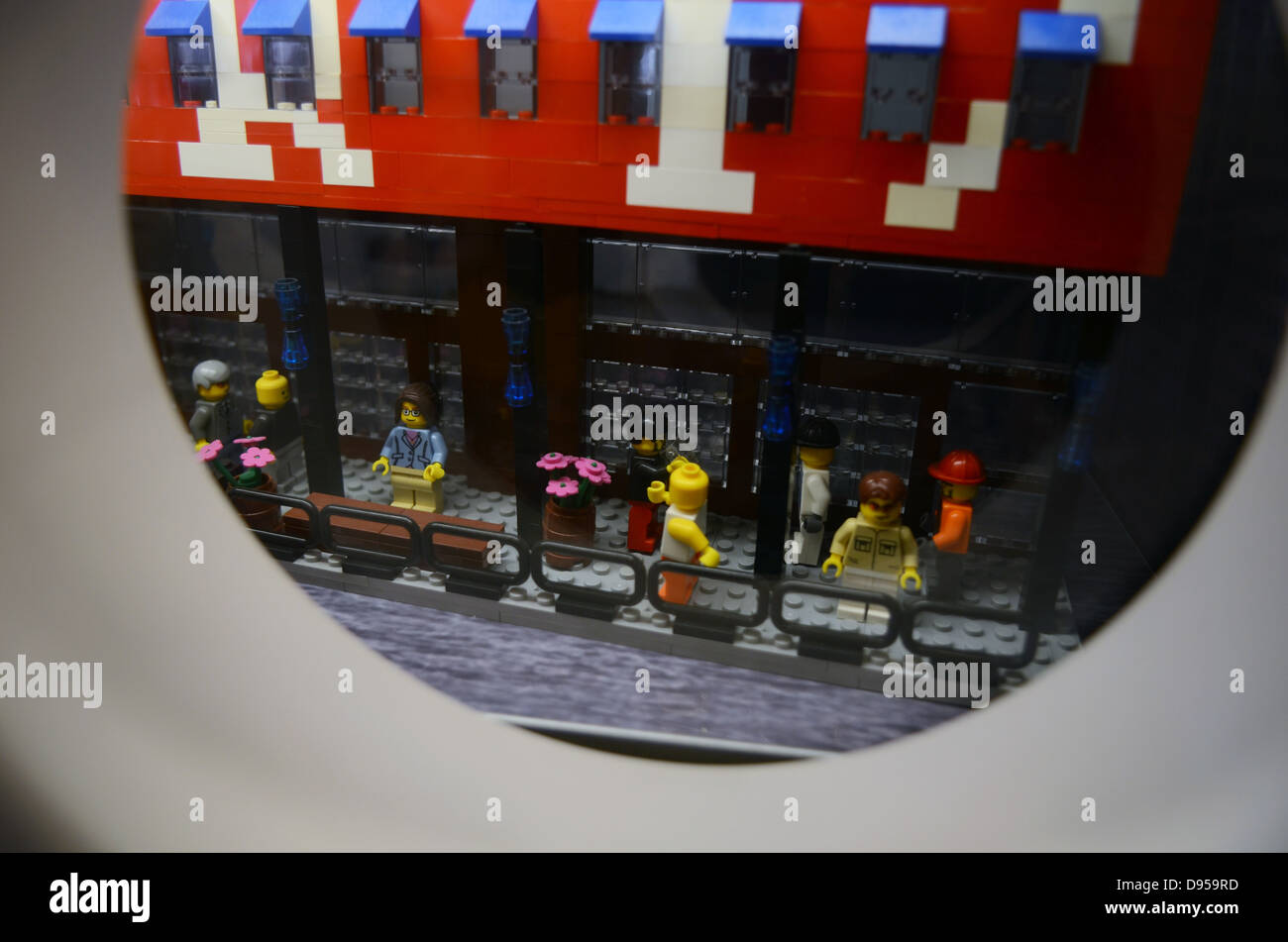 Lego store new york hi-res stock photography and images - Alamy