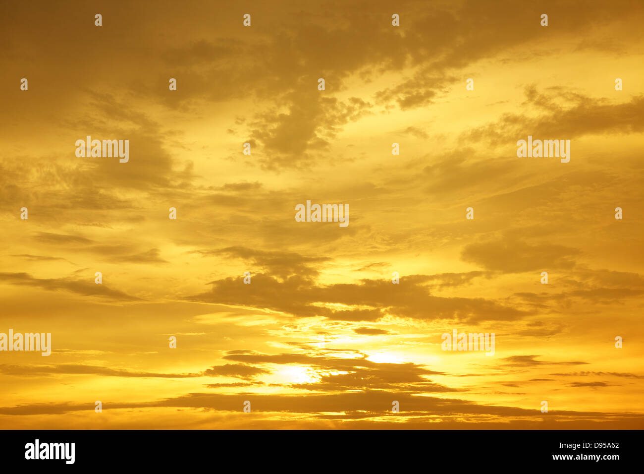 Sunset sky gold hi-res stock photography and images - Alamy