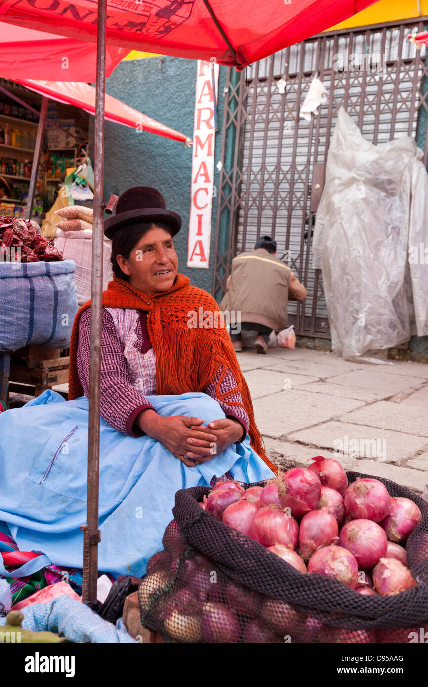 Vendor, Produce based Rodriguez market, La Paz, Bolivia Stock Photo - Alamy