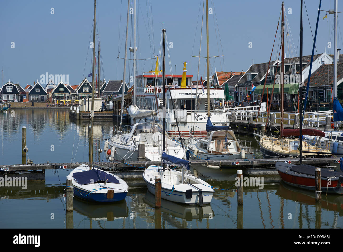 Marken, Traditional fishing village and harbor, Holland (The ...