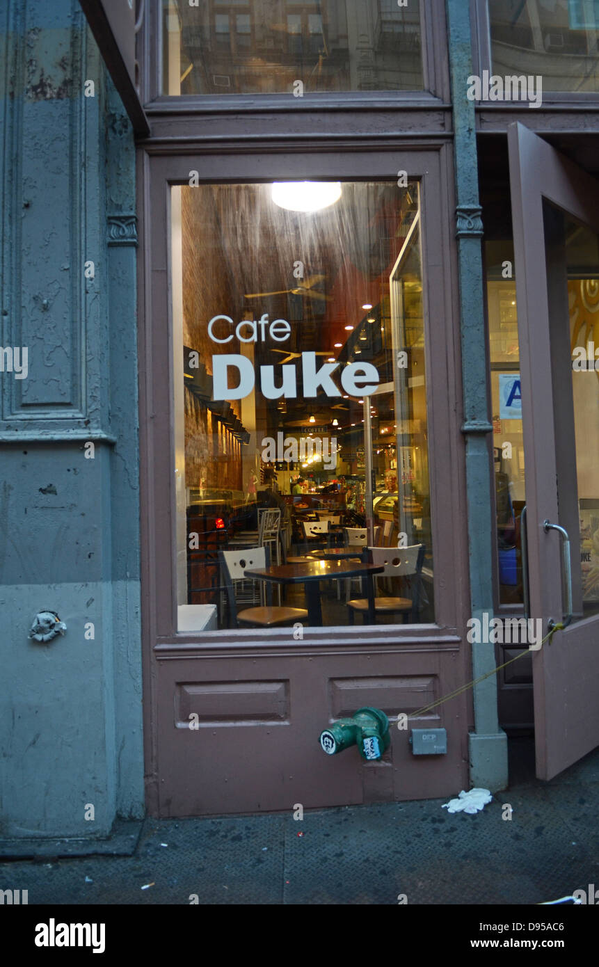 Soho ny stores hi-res stock photography and images - Alamy