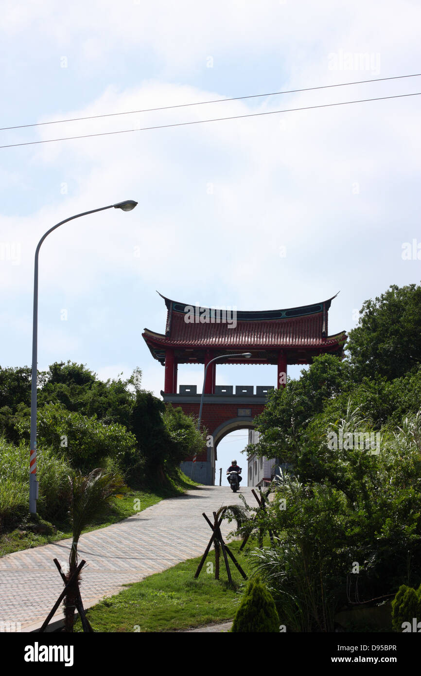 Kinmen City's west gate. Kinmen City, Kinmen County, Taiwan Stock Photo ...