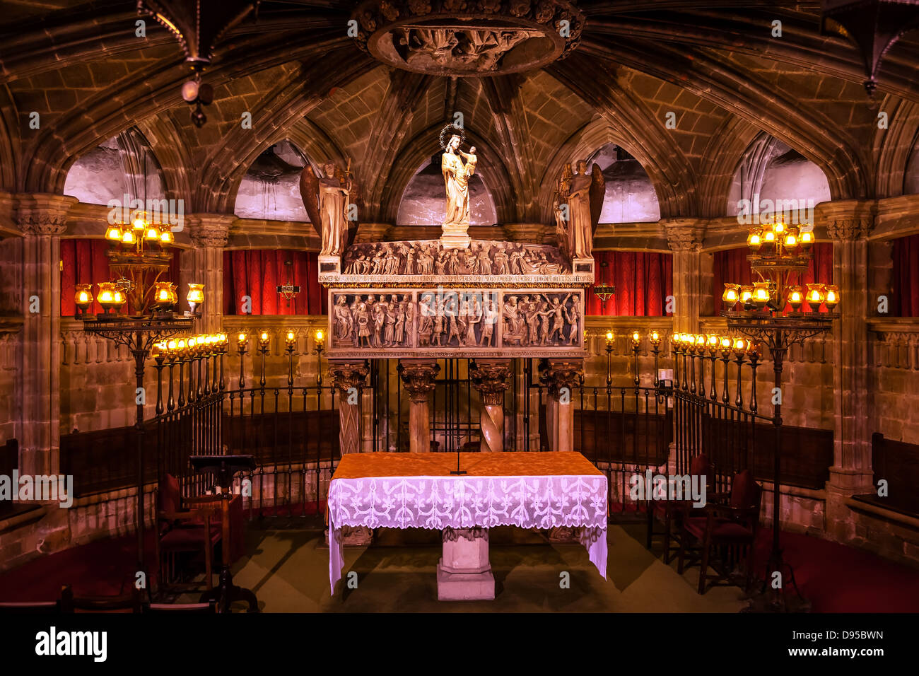 Crypt spain hi-res stock photography and images - Alamy