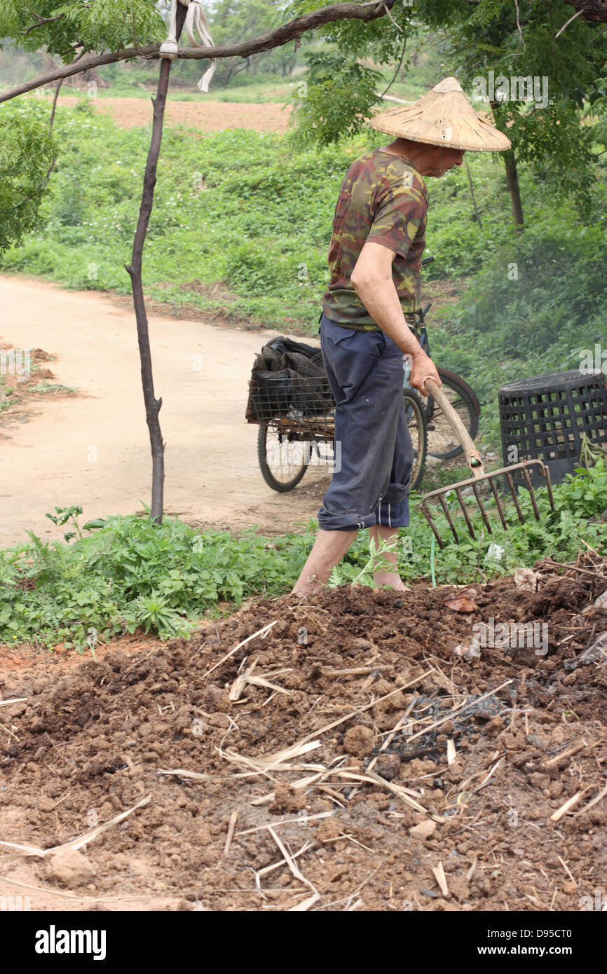 A farmer works in his field. Kinmen County, Taiwan Stock Photo - Alamy