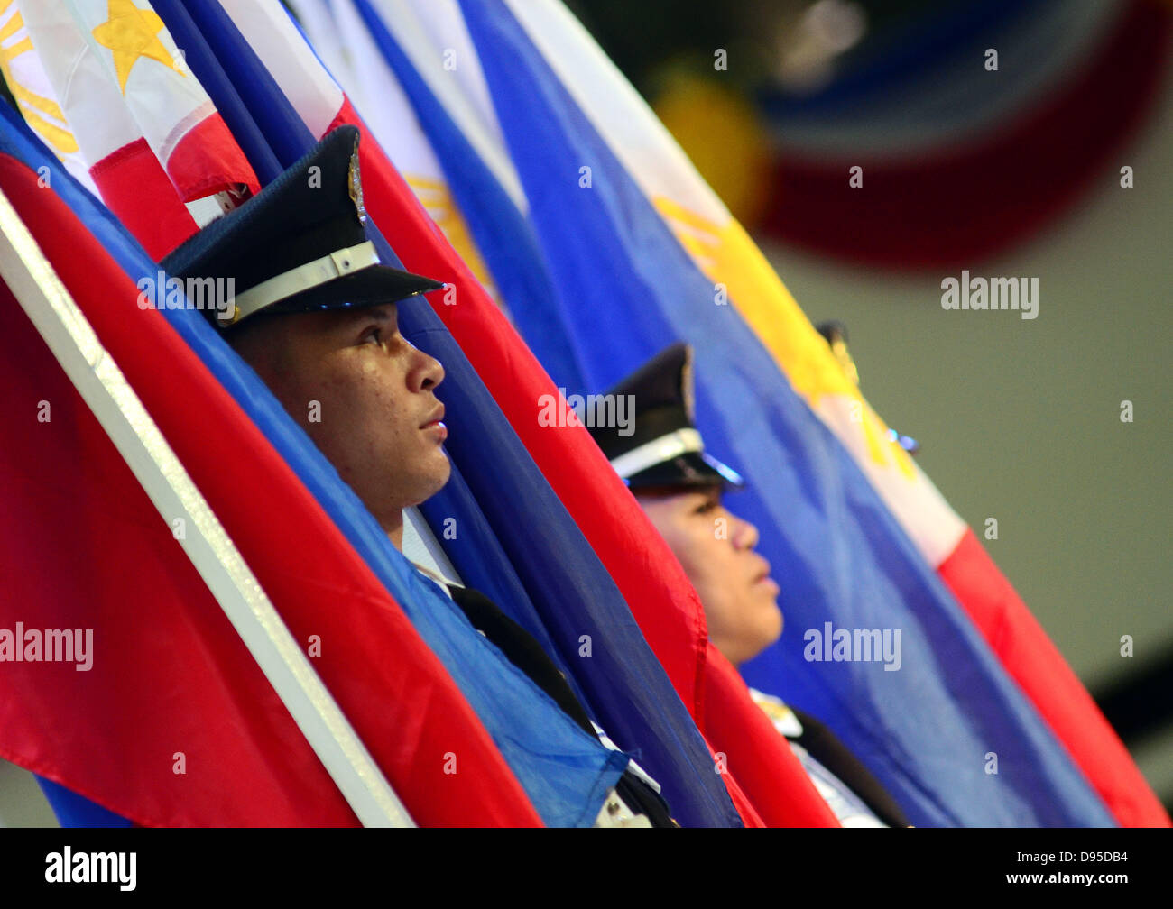 Shopping mall security guards hi-res stock photography and images - Alamy