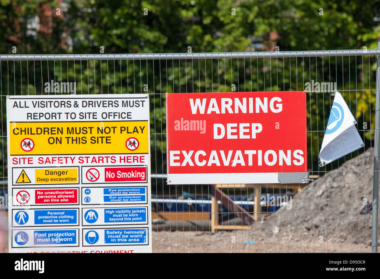 Warning of excavations hi-res stock photography and images - Alamy