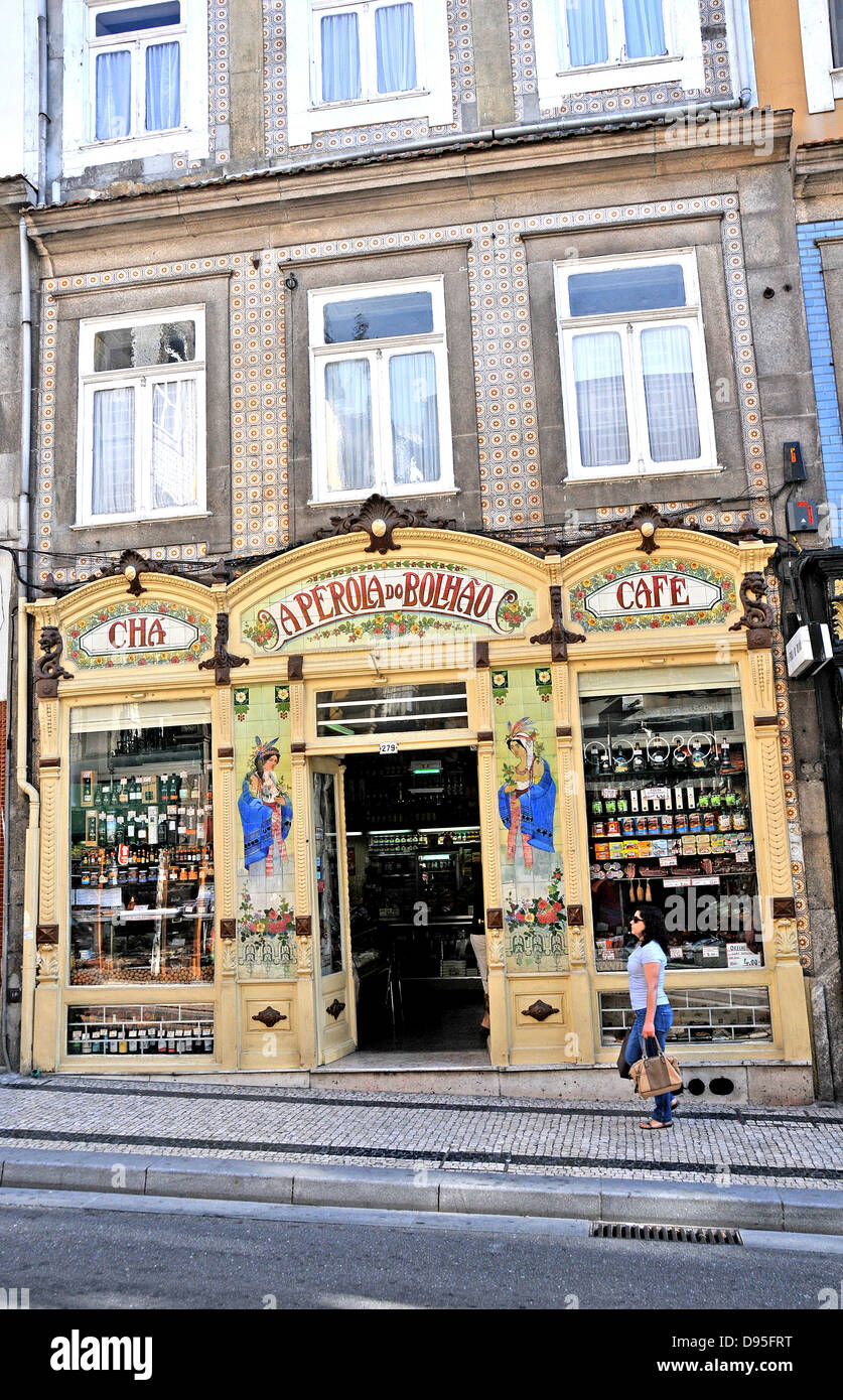 Typical street architecture of porto hi-res stock photography and ...