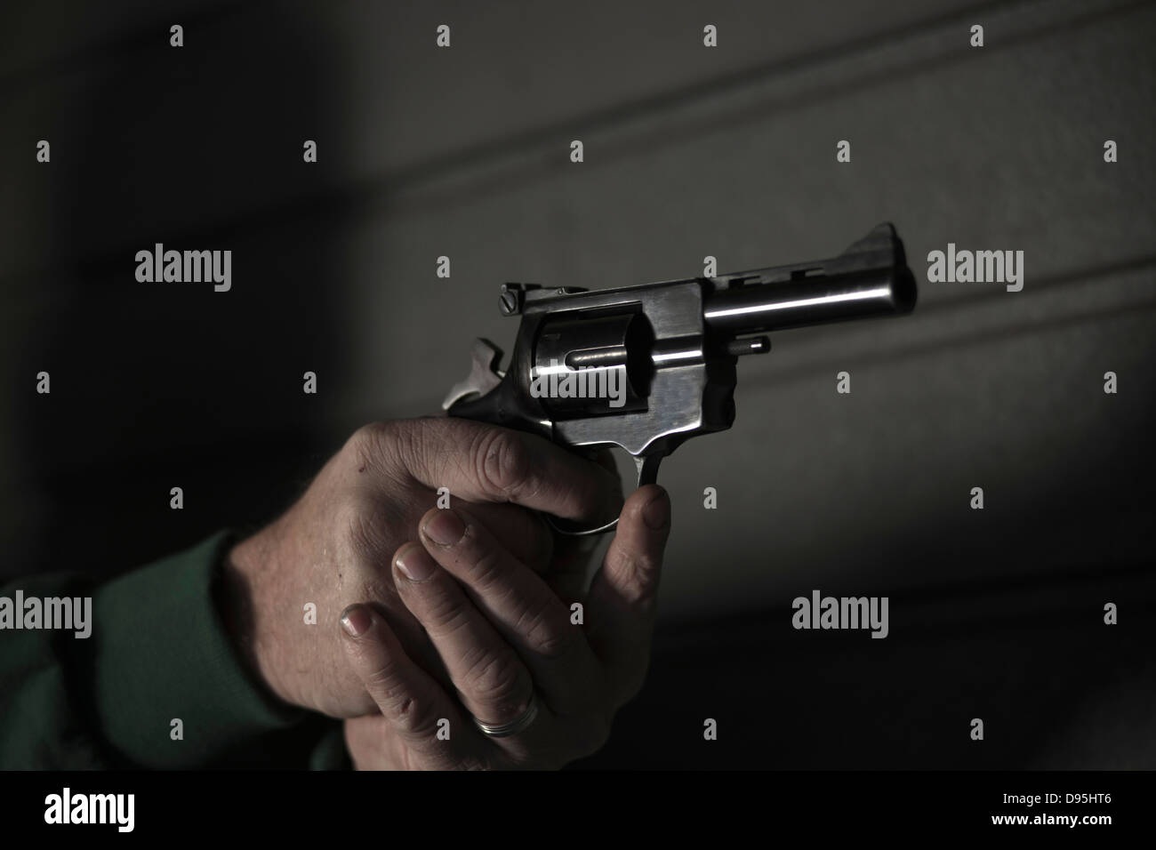 Man aiming gun hi-res stock photography and images - Alamy