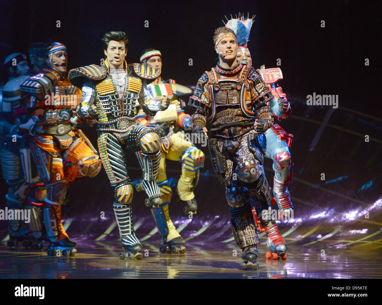 dpa-Exclusive - Actor Andreas Wolfram (L) playing the part of ...