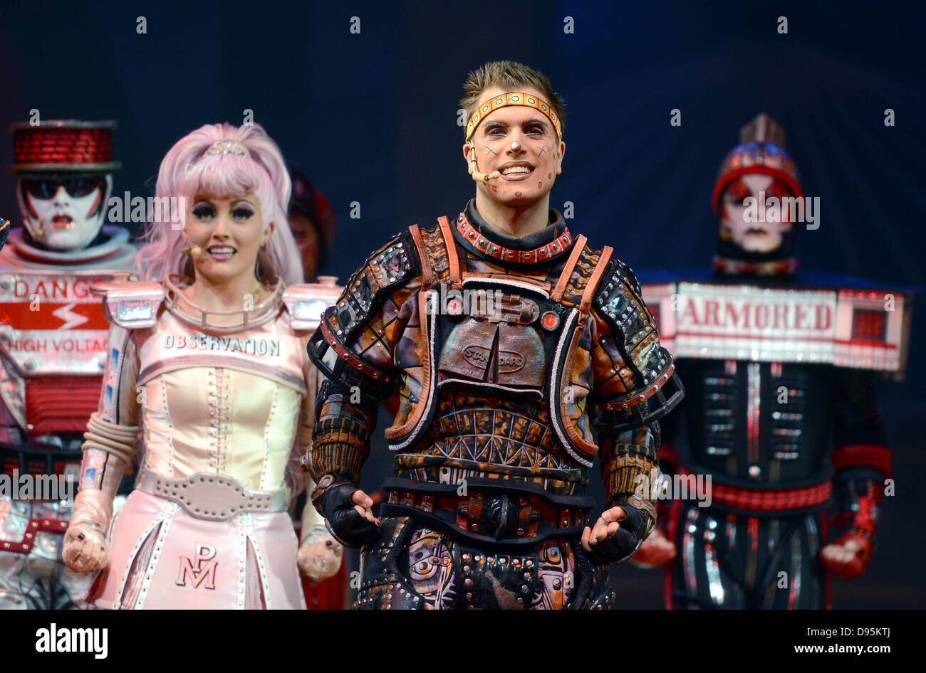 dpa-Exclusive - Actress Georgina Hagen (L), playing the part of Pearl ...