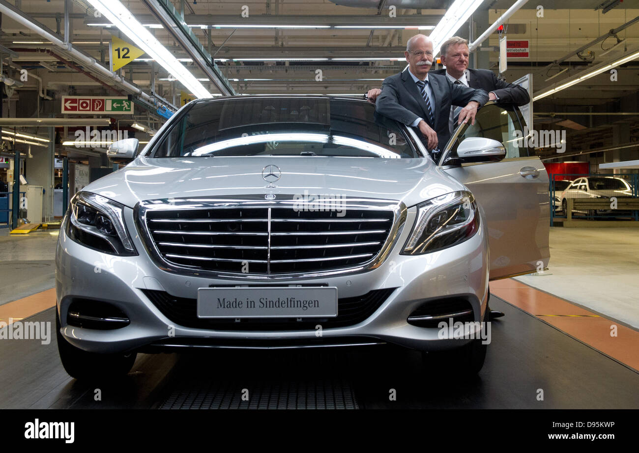 Member of the board of Daimler Ag, Andreas Renschler (R), and CEO of ...