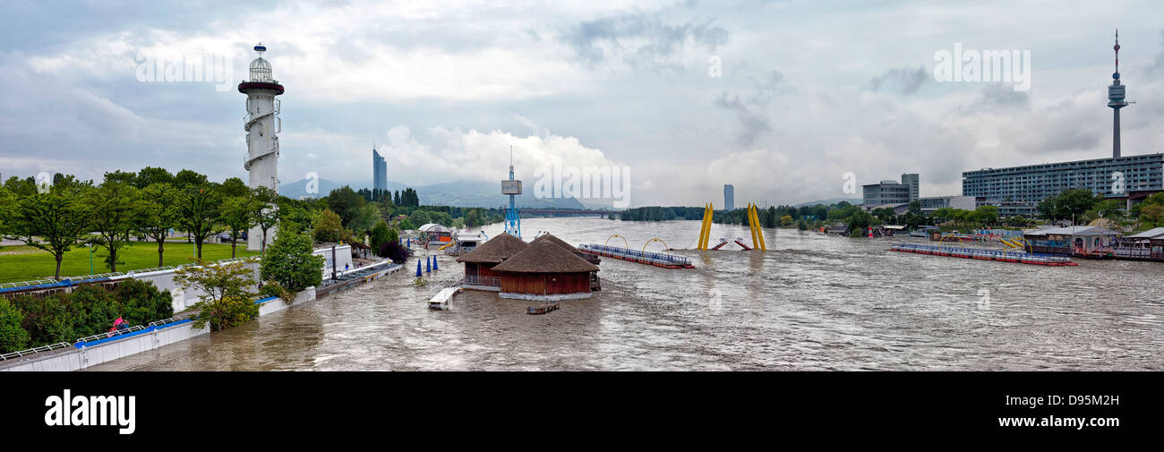 Flood disaster Danube Vienna 2013 Stock Photo - Alamy
