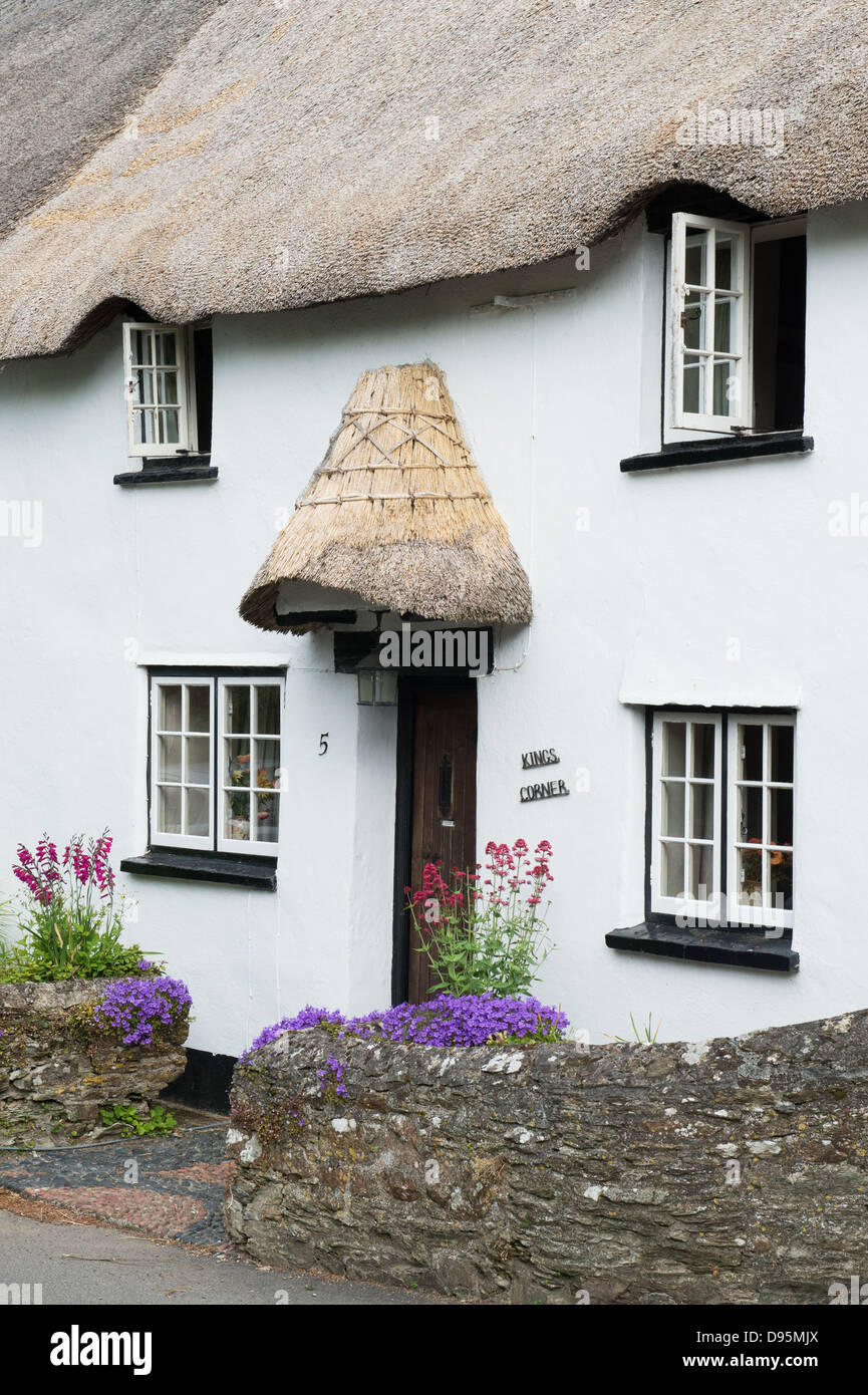 Devon countryside cottage hi-res stock photography and images - Alamy