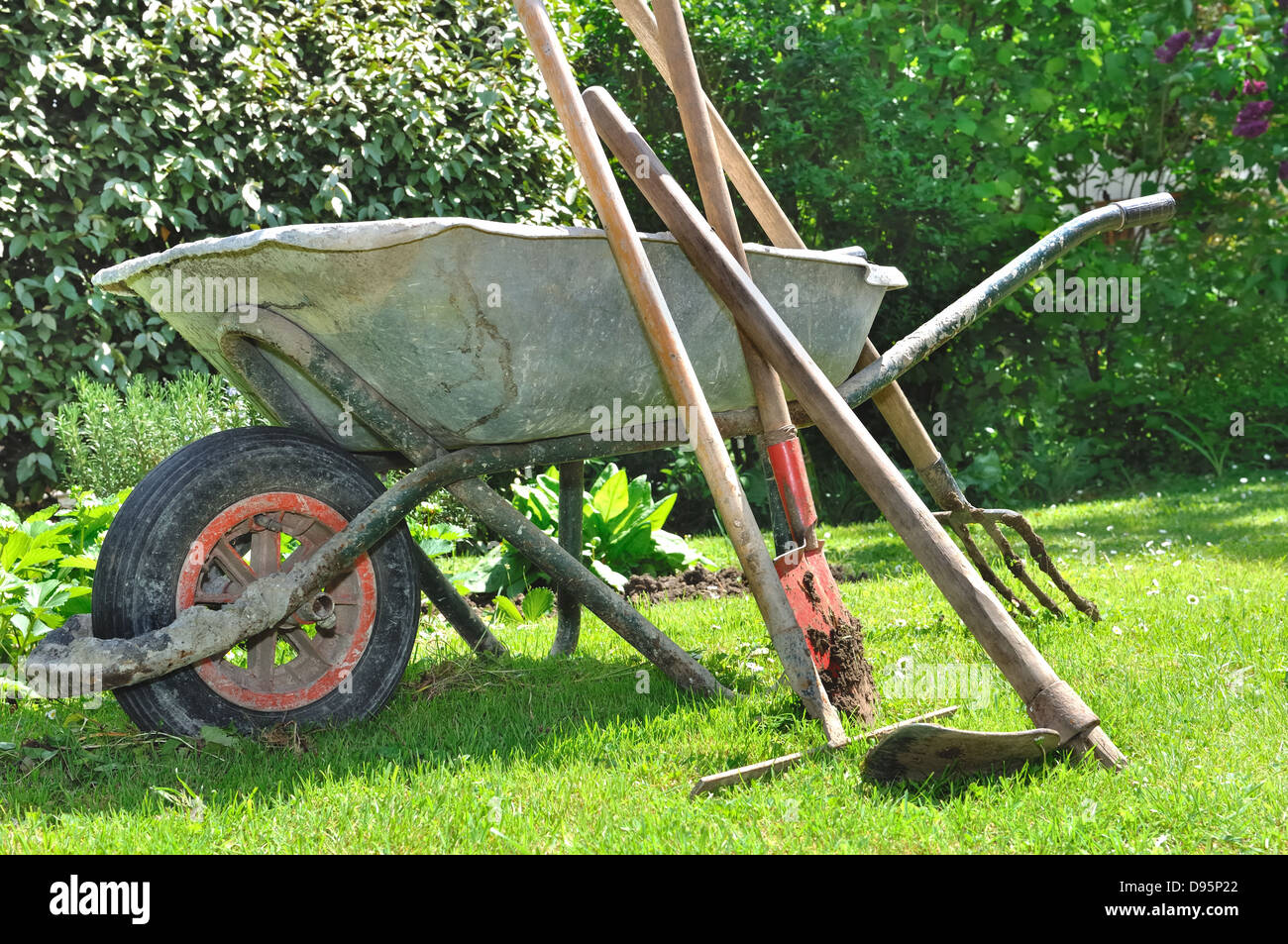 Old garden tools hi-res stock photography and images - Alamy