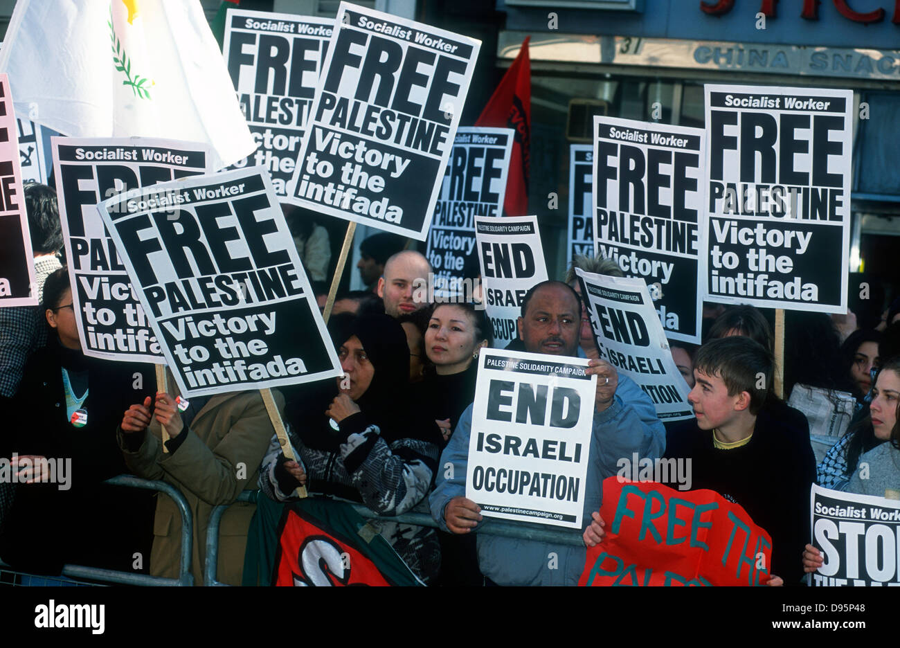 Demo outside Israeli embassy in London against incursions into ...