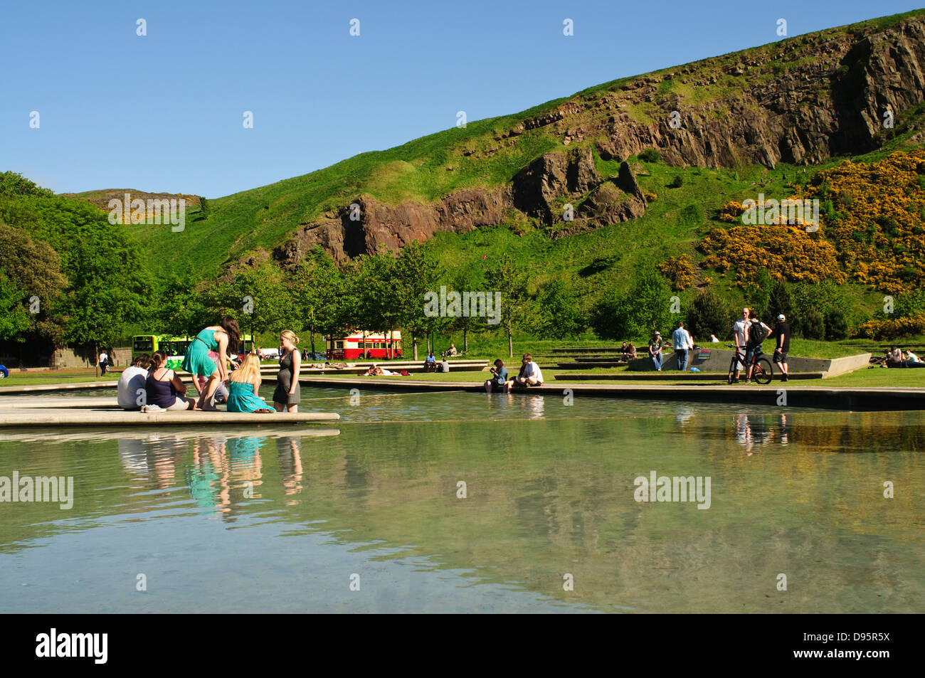 Holyrood park cliff view edinburgh hi-res stock photography and images ...