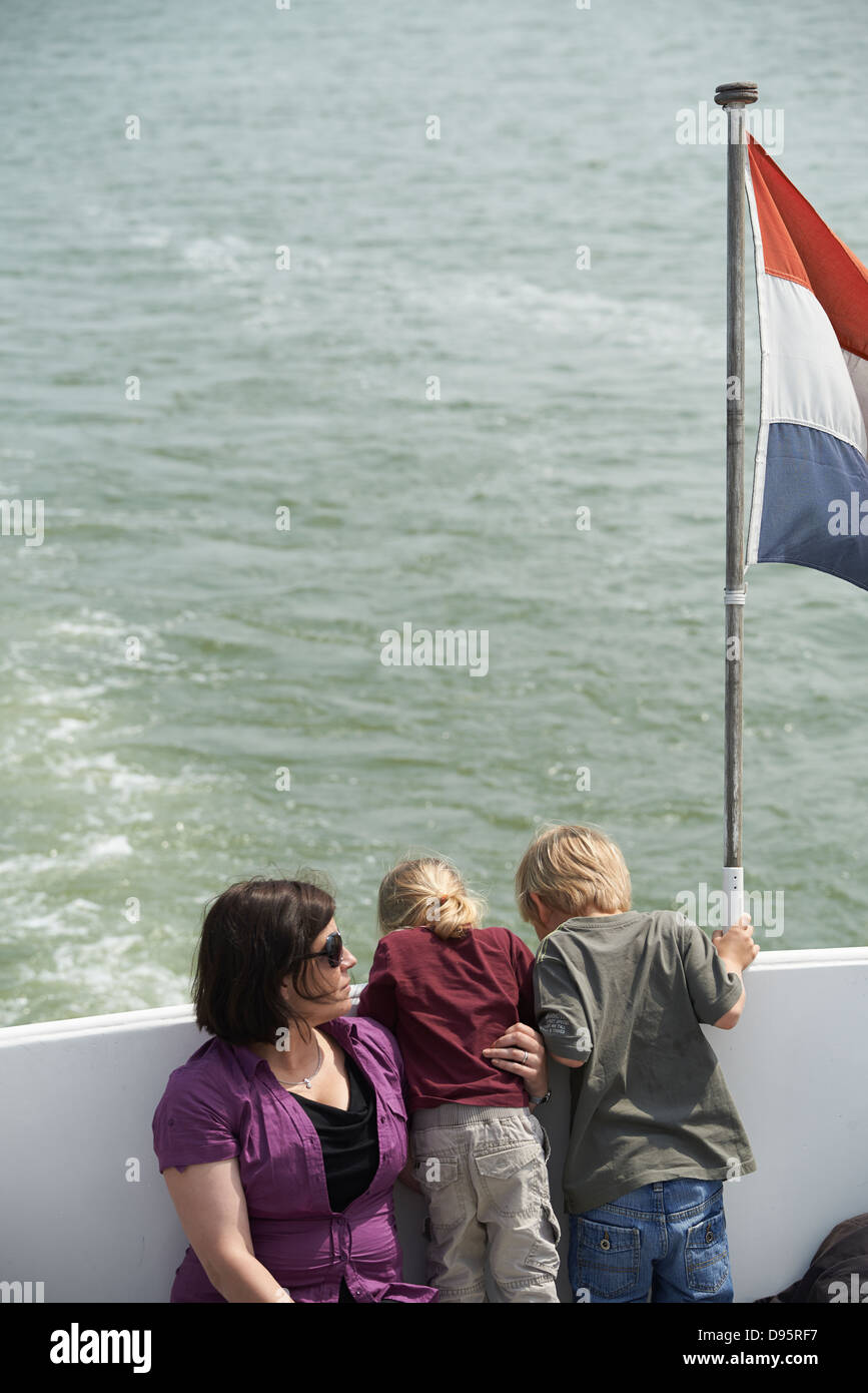 Full dress ship hi-res stock photography and images - Alamy