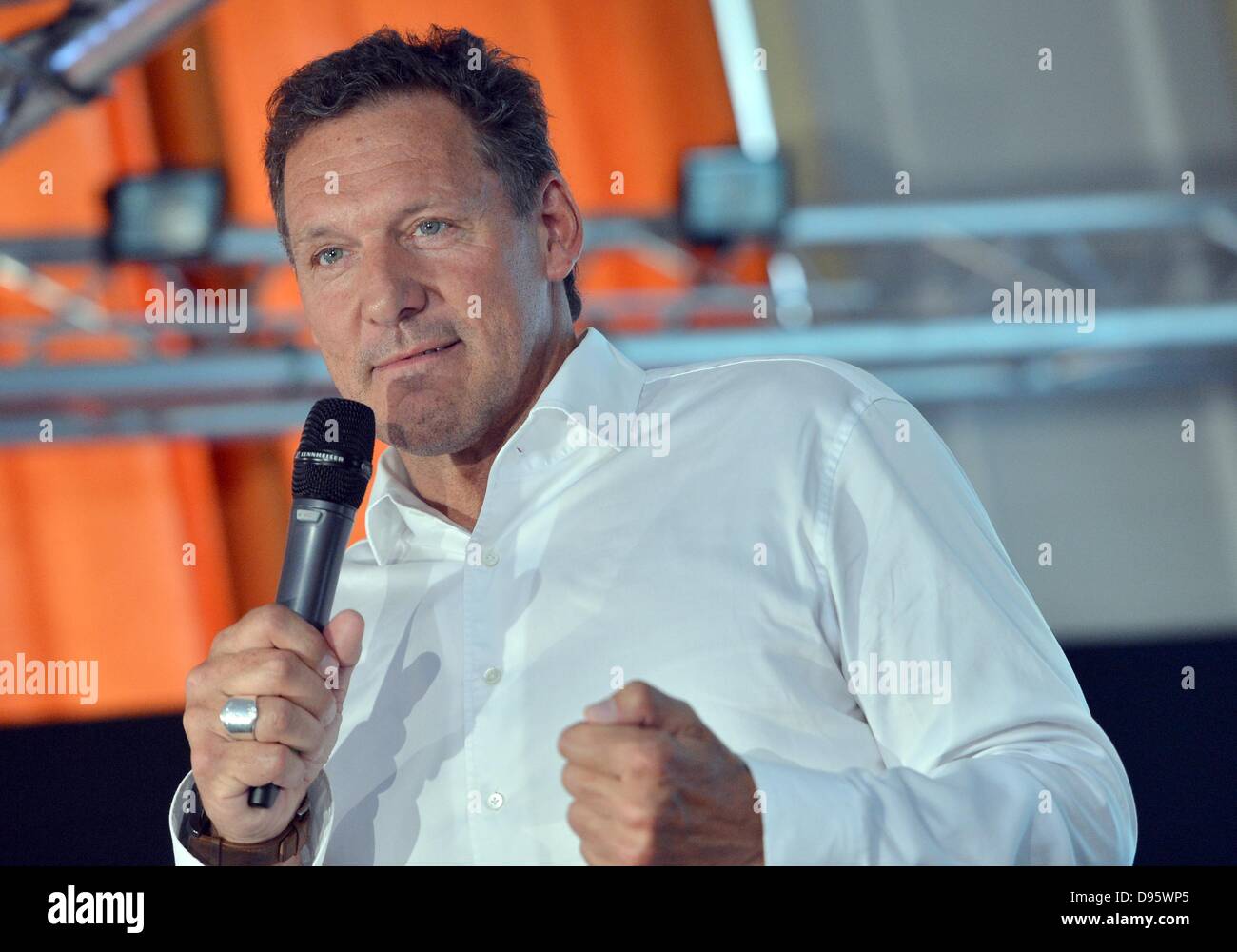 Non violence students hi-res stock photography and images - Alamy