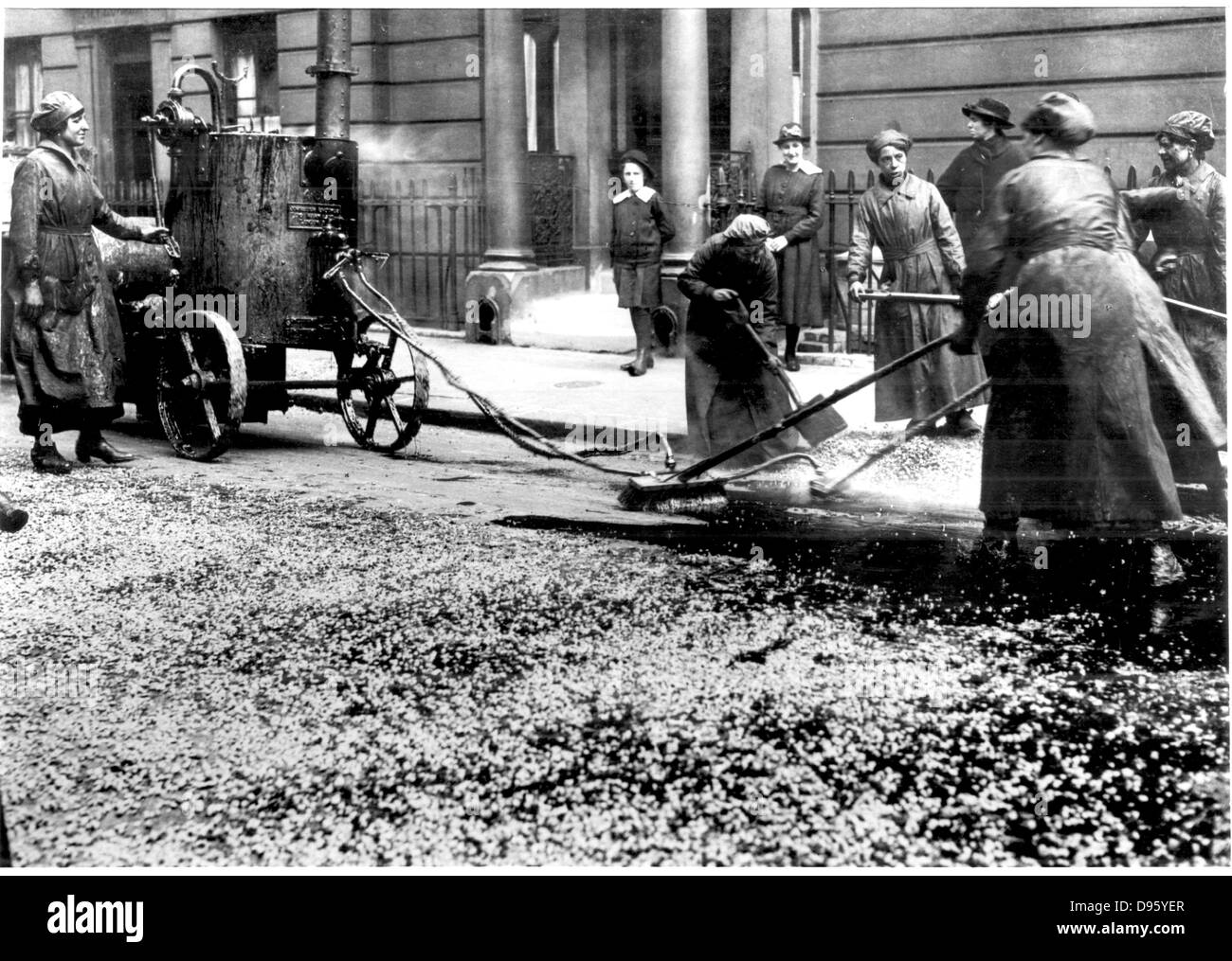 Conscription hi-res stock photography and images - Alamy