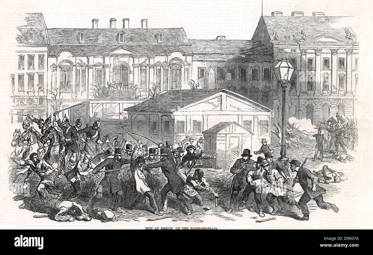 Revolution in Germany. Conflict between troops and citizens in the ...