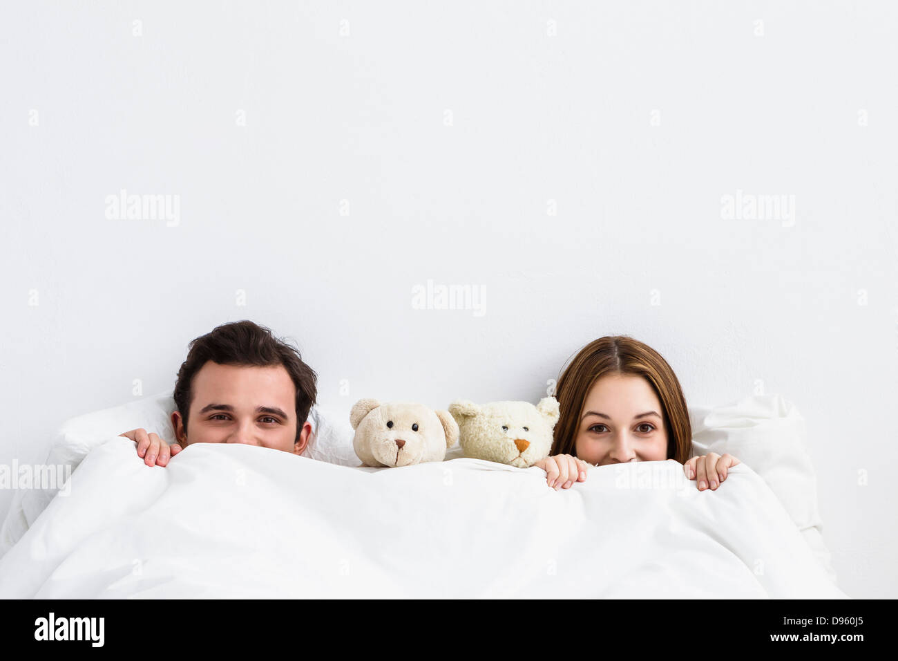 Teddy bear couple hi-res stock photography and images - Alamy