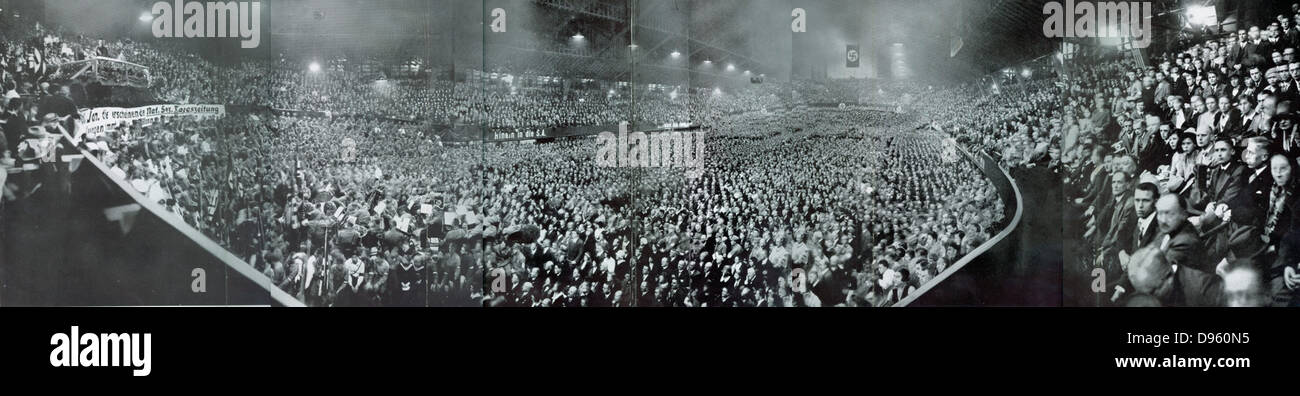 Hitler podium hi-res stock photography and images - Alamy